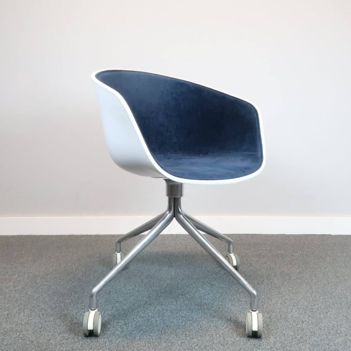 Begaganad konferensstol Hay AAC24 Front Upholstery - Rekomo