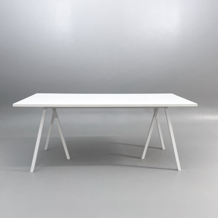 Begagnat konferensbord HAY Loop Stand Table - Rekomo.se