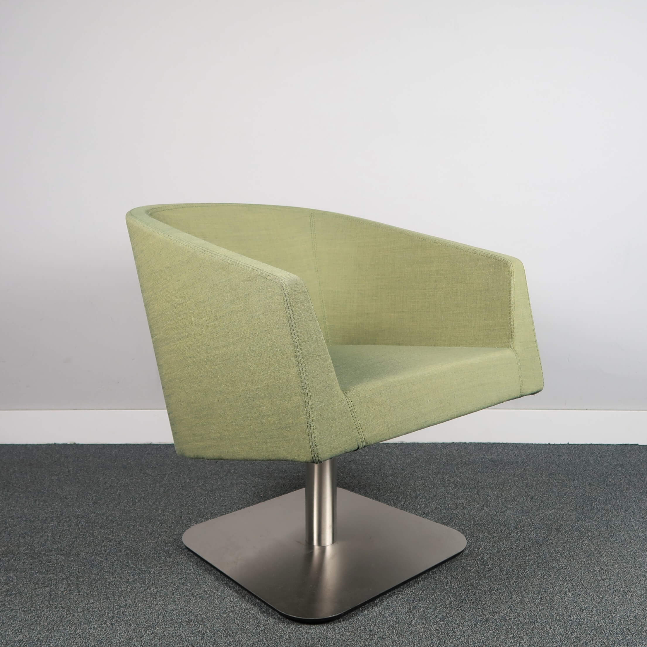 Begagnad fåtölj Lammhults Club - Rekomo