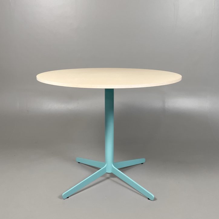 Begagnat cafébord från Edsbyn, modellen Feather - Rekomo.se