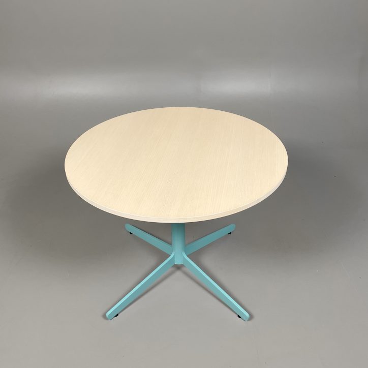 Begagnat soffbord från Edsbyn, modellen Feather - Rekomo.se