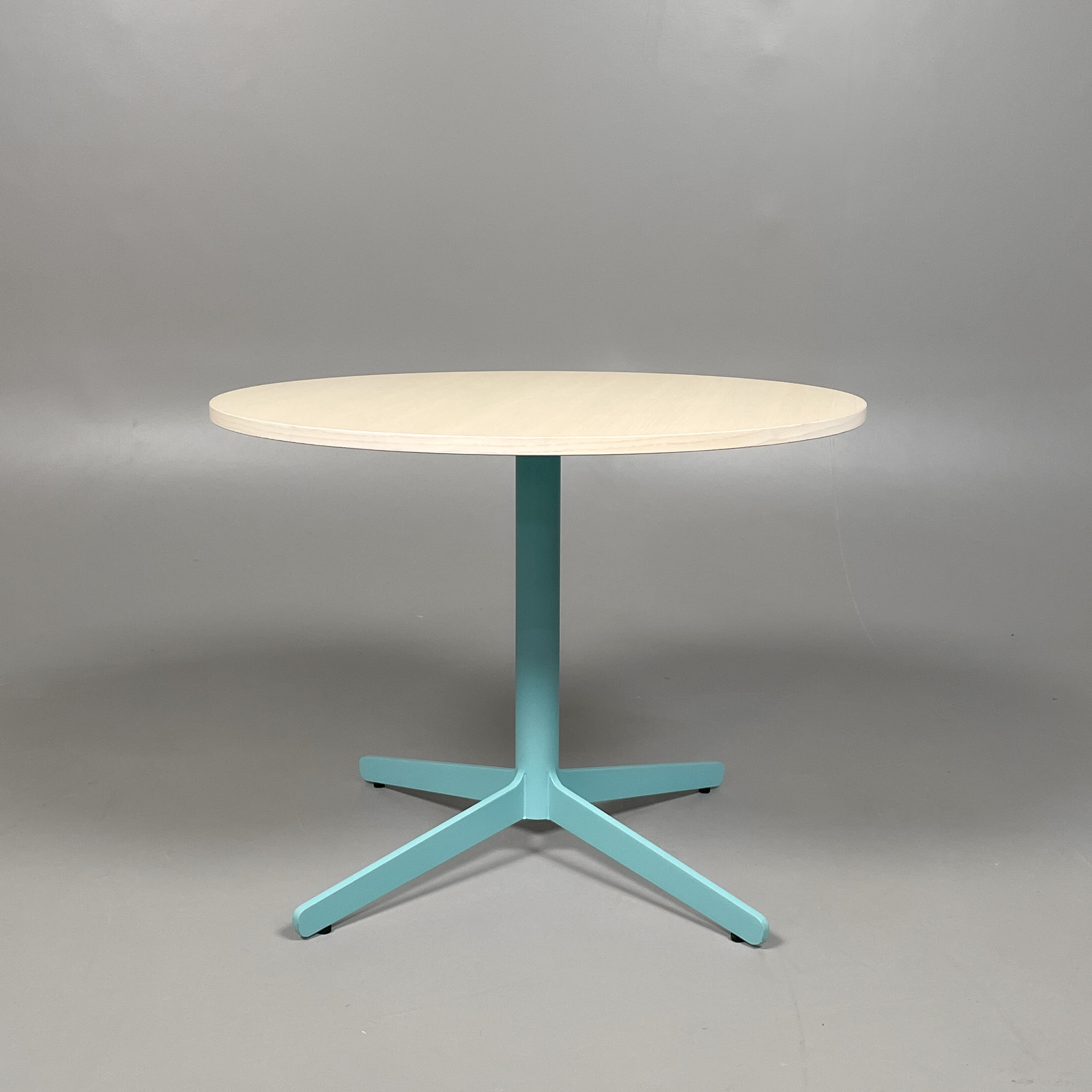 Begagnat soffbord från Edsbyn, modellen Feather - Rekomo.se