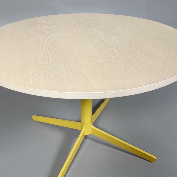 Begagnat soffbord från Edsbyn, modellen Feather - Rekomo.se