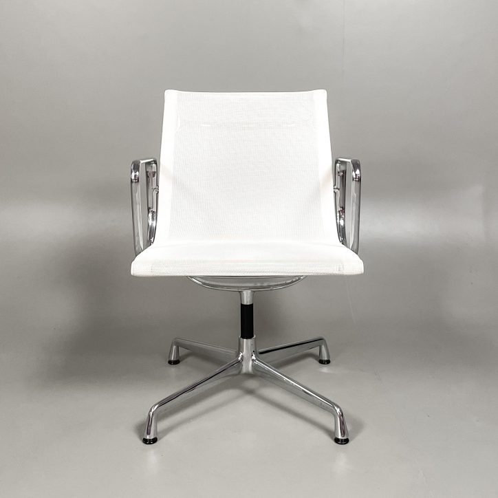 Begagnad stol Eames Aluminium Group - Rekomo.se