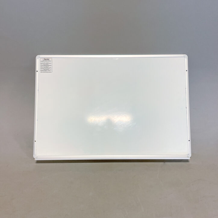 Begagnad whiteboard 900x600mm vit - Rekomo.se