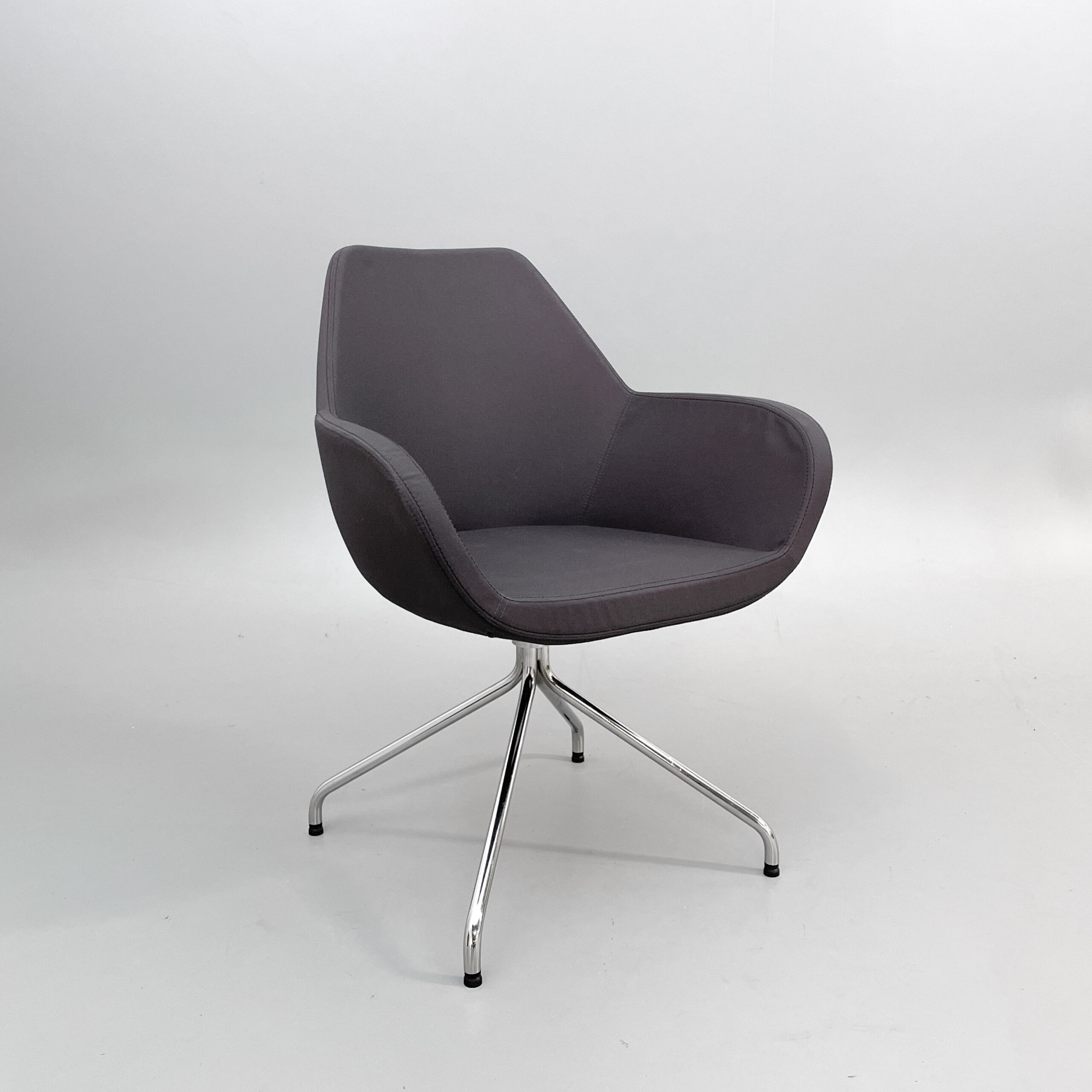 Begagnad konferensstol från Edsbyn, modell Ziv - Rekomo.se