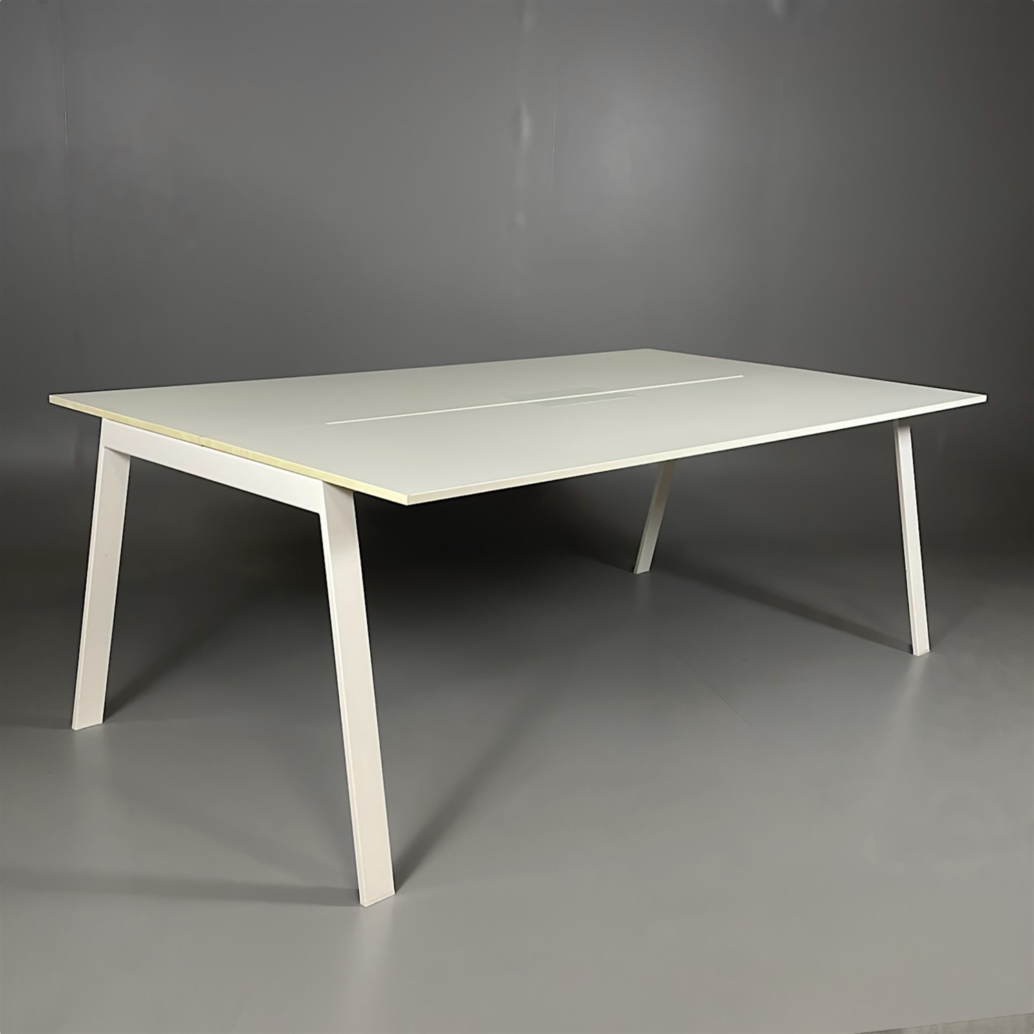 Begagnat Projektbord Edsbyn Piece 41C19 | Rekomo