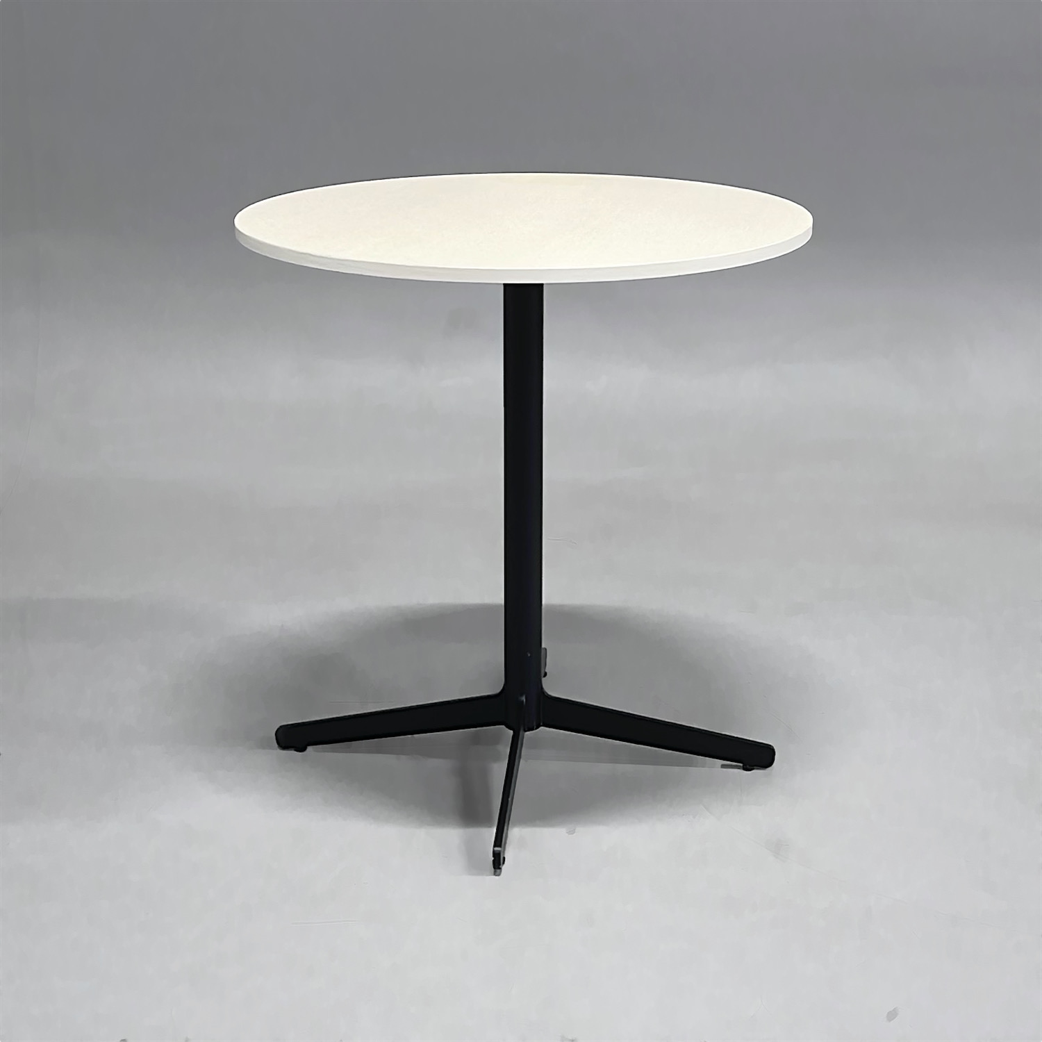 Begagnat Cafébord Edsbyn Feather | Rekomo