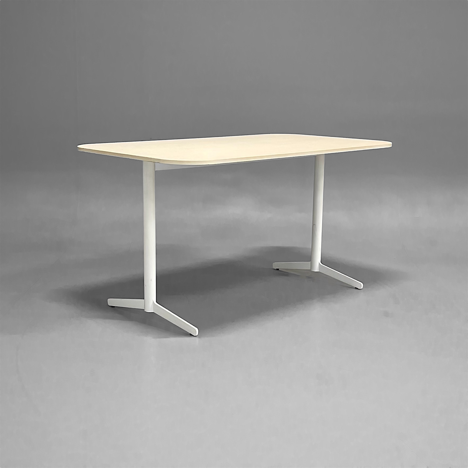 Begagnat konferensbord Edsbyn Feather 1400mm | Rekomo