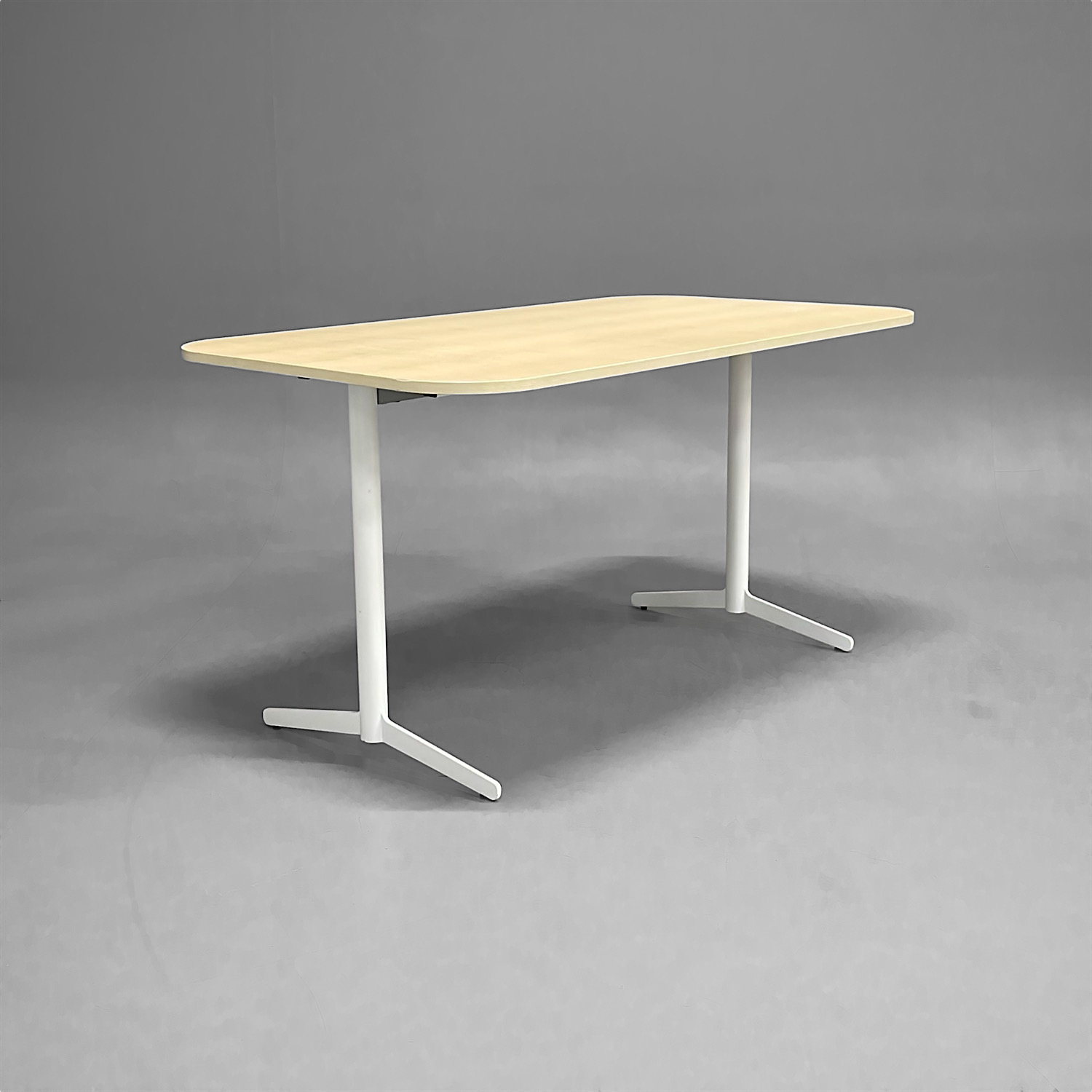 Begagnat konferensbord Edsbyn Feather | Rekomo