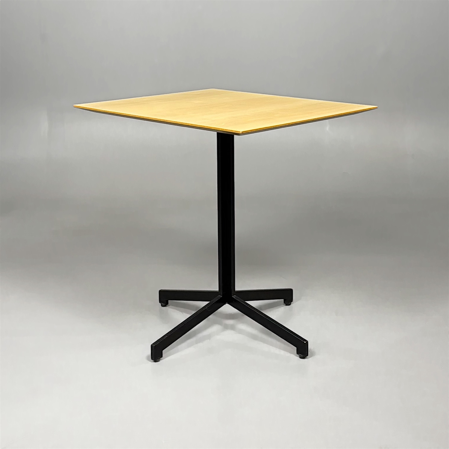 Begagnat Cafébord Johanson Design Madison | Rekomo