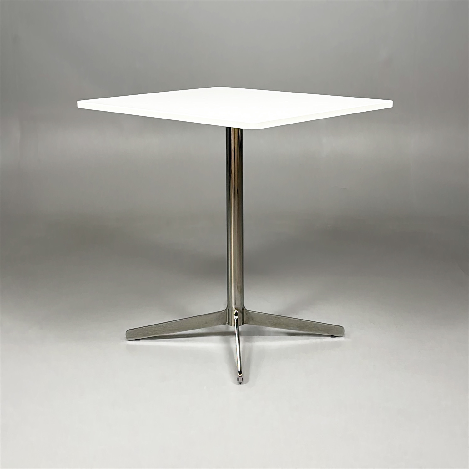 Begagnat Cafébord Edsbyn Feather | Rekomo