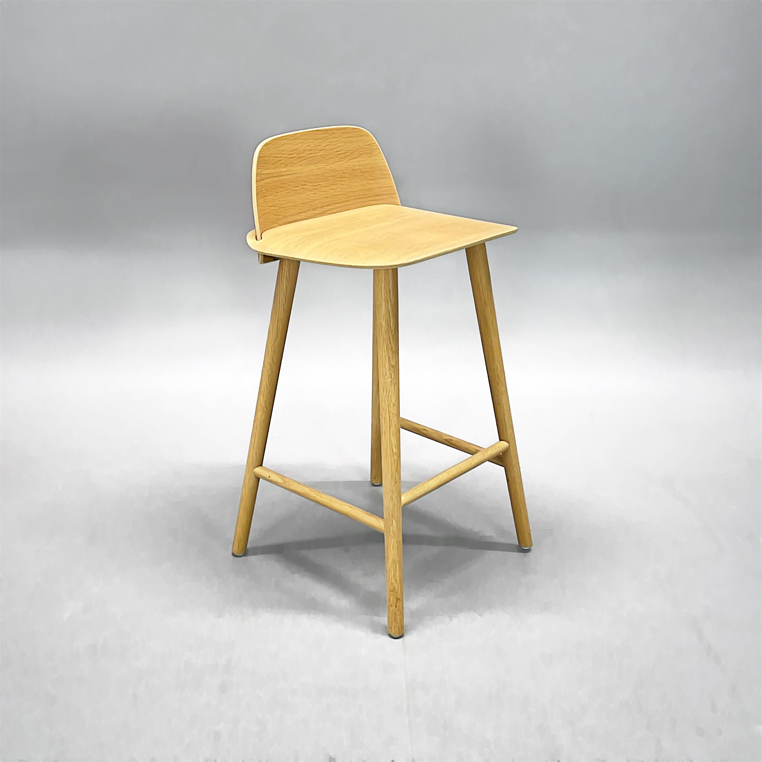 Begagnad barstol Muuto Nerd | Rekomo