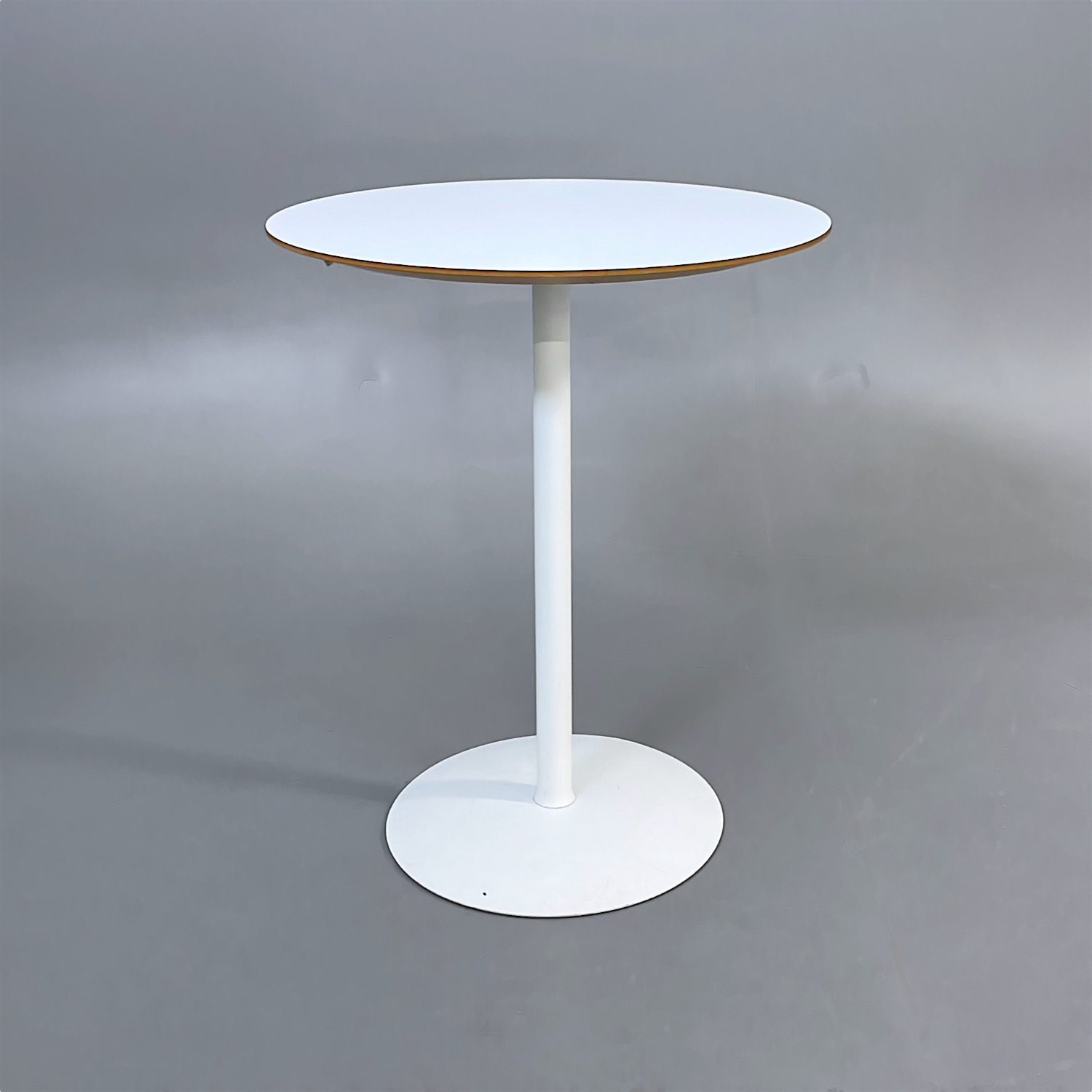 Begagnat cafébord Johanson Design Stay Ø600mm | Rekomo